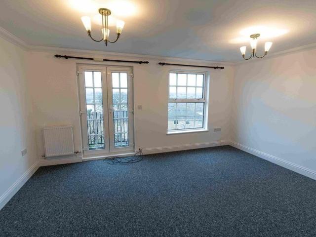 4 bedroom semi detached house to rent