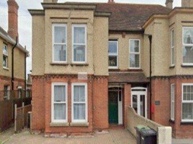 4 bedroom semi detached house to rent