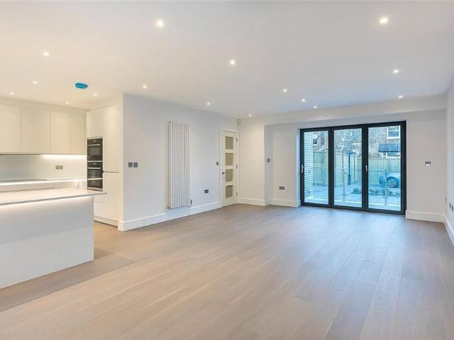 4 bedroom semi detached house to rent