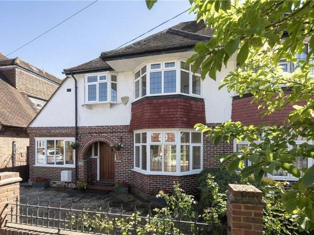 4 bedroom semi detached house to rent