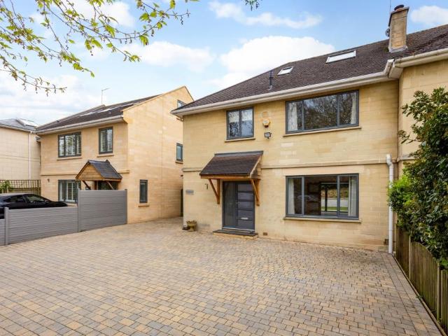 4 bedroom semi detached house to rent
