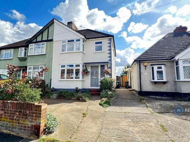 4 bedroom semi detached house to rent