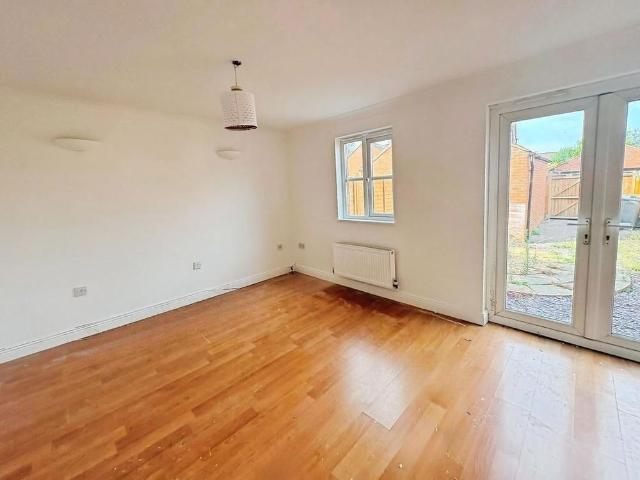 4 bedroom semi detached house to rent