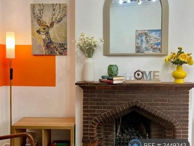 4 bedroom semi detached house to rent