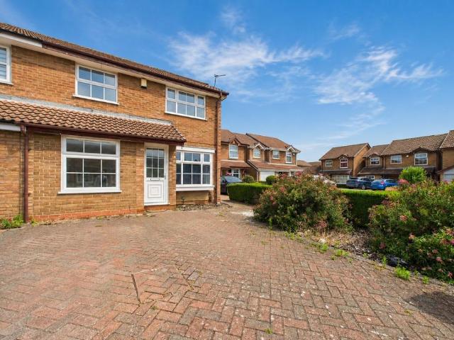 4 bedroom semi detached house to rent