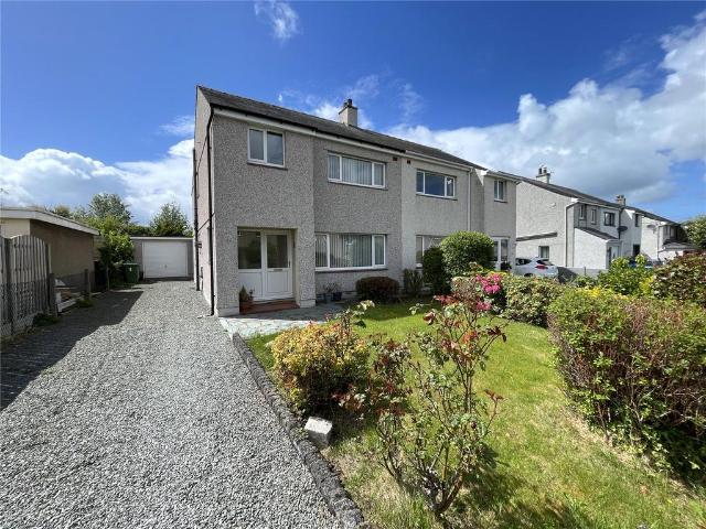 4 bedroom semi detached house to rent