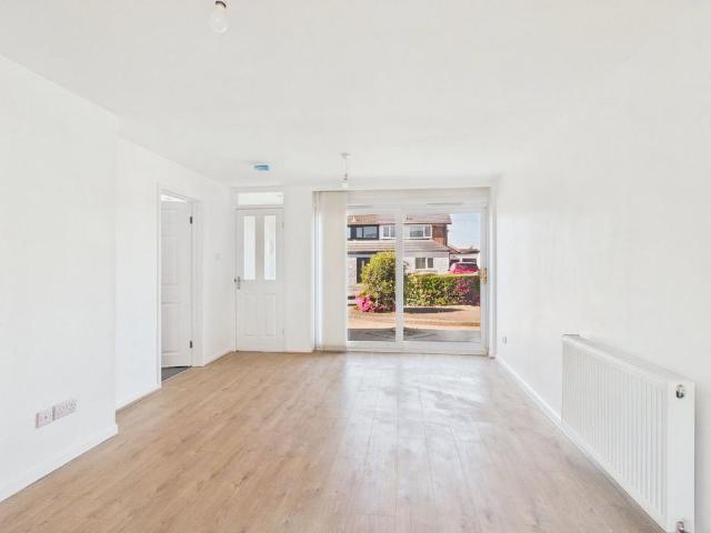 4 bedroom semi detached house to rent