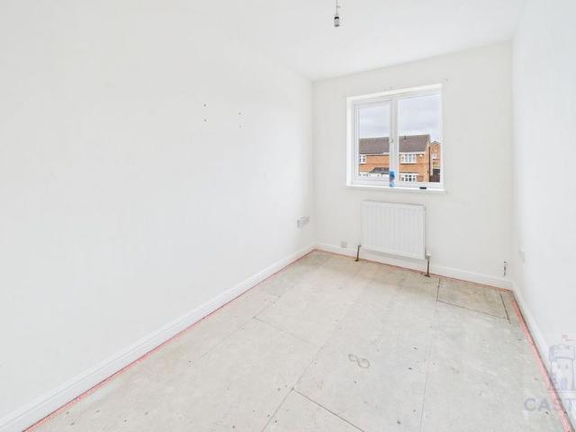 4 bedroom semi detached house to rent