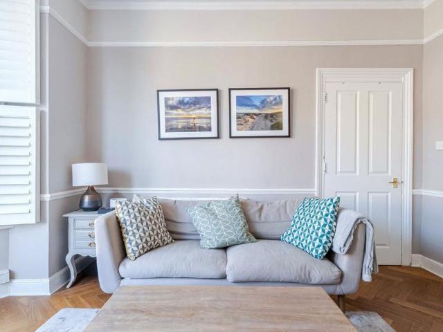 4 bedroom semi detached house to rent