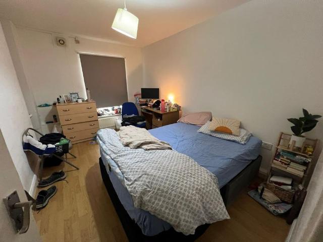 4 bedroom semi detached house to rent