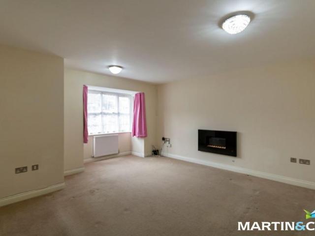 4 bedroom semi detached house to rent