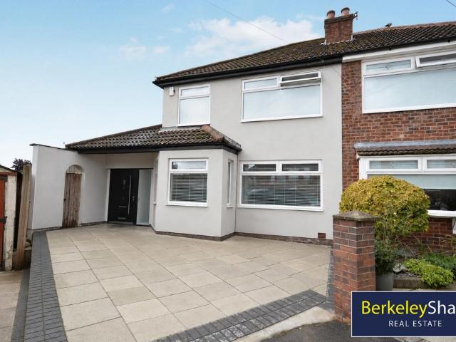 4 bedroom semi detached house to rent
