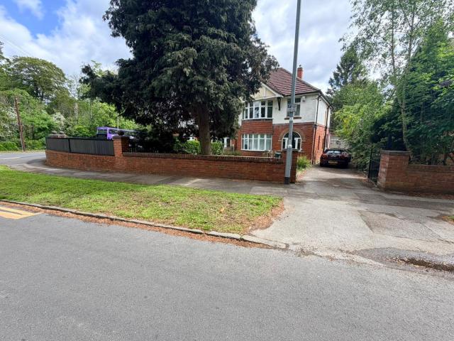 4 bedroom semi detached house to rent