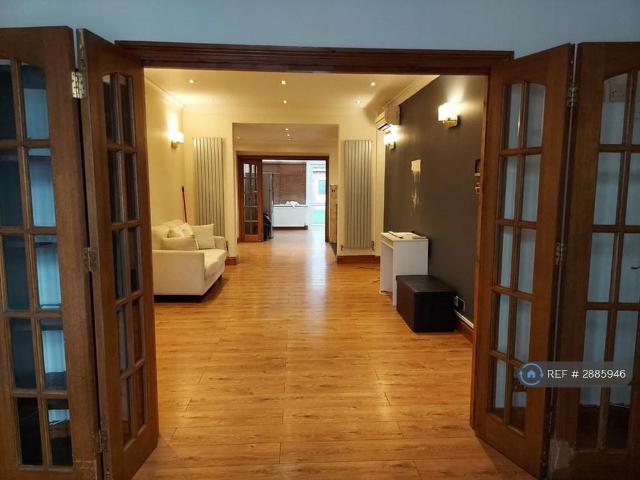 4 bedroom semi detached house to rent