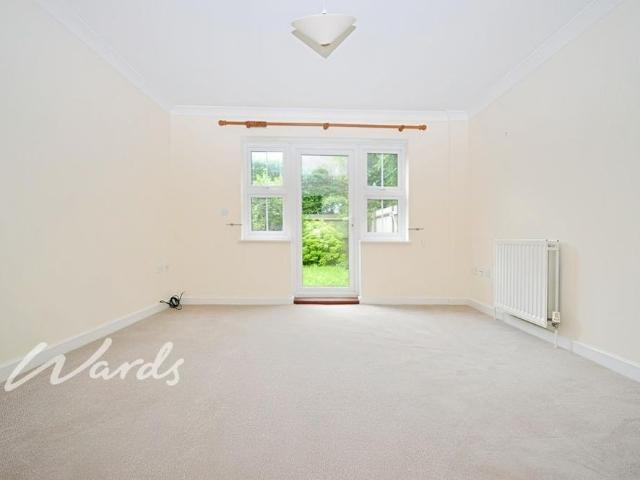 4 bedroom semi detached house to rent