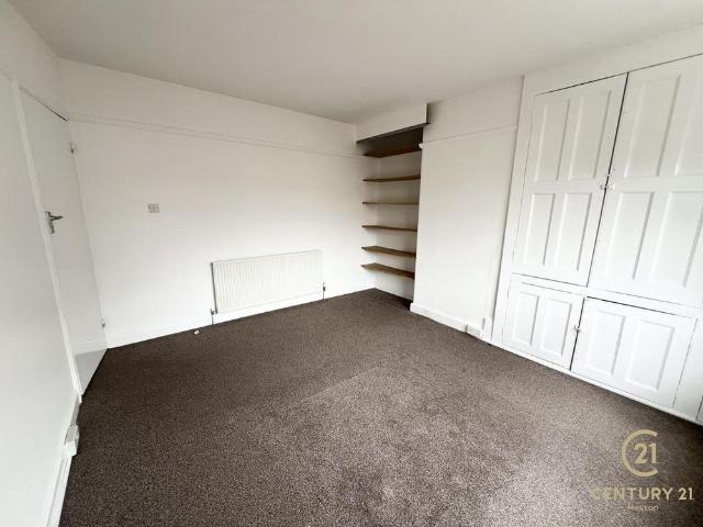 4 bedroom semi detached house to rent