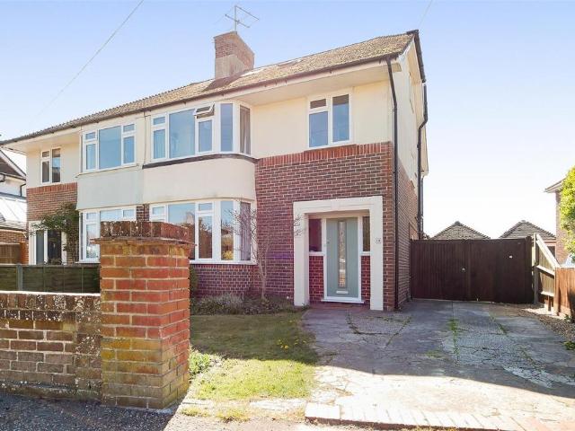 4 bedroom semi detached house to rent