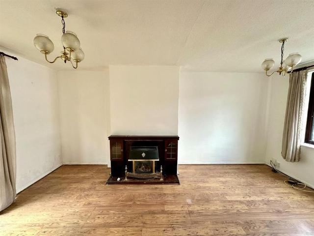 4 bedroom semi detached house to rent