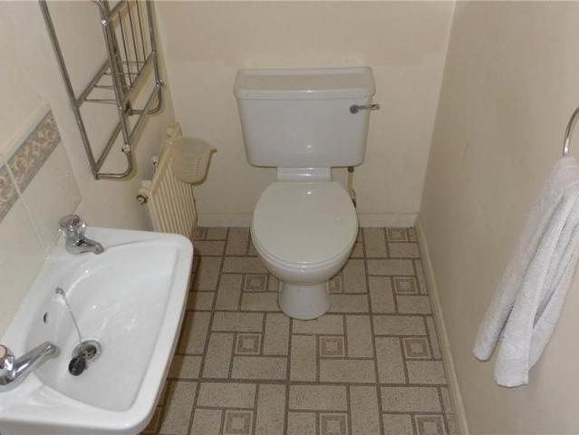 4 bedroom semi detached house to rent
