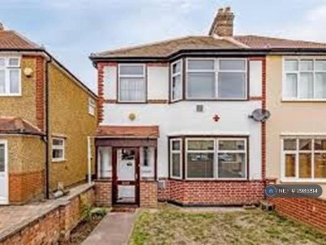 4 bedroom semi detached house to rent