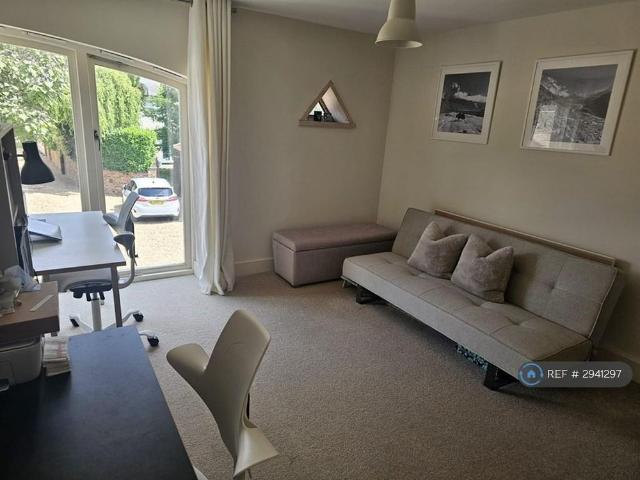 4 bedroom semi detached house to rent