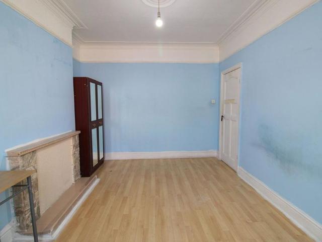 4 bedroom semi detached house to rent
