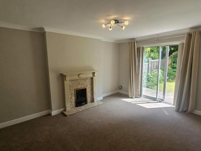 4 bedroom semi detached house to rent