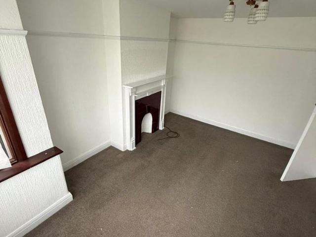 4 bedroom semi detached house to rent