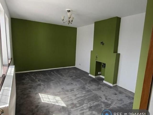 4 bedroom semi detached house to rent
