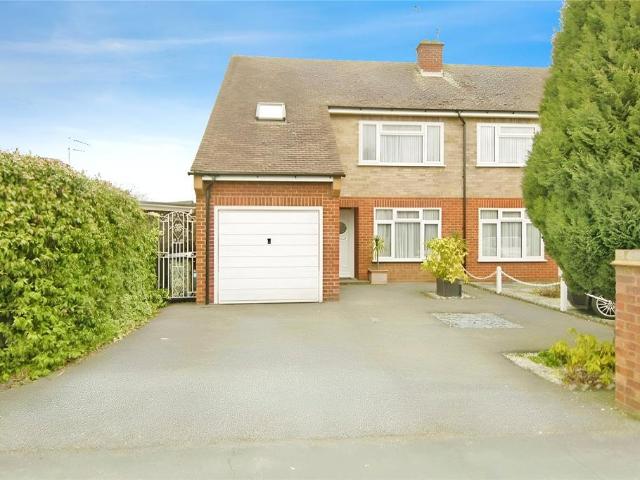 4 bedroom semi detached house to rent