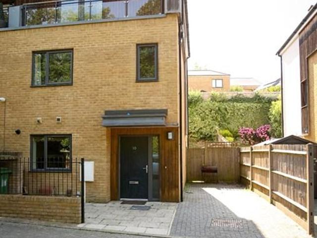 4 bedroom semi detached house to rent