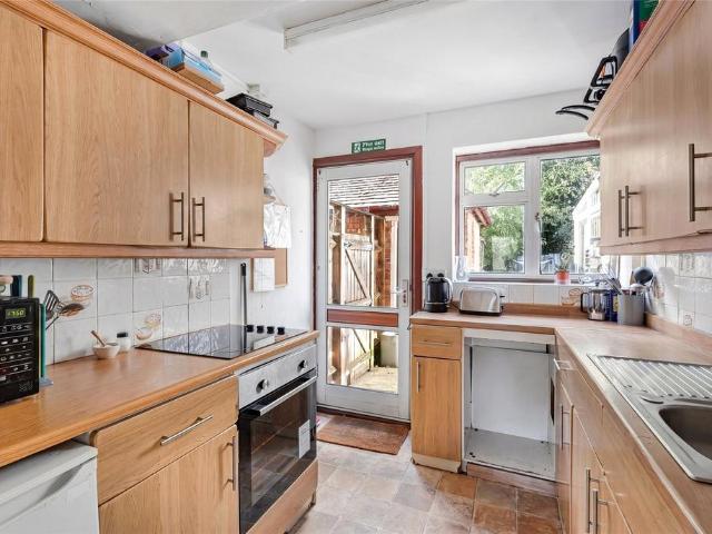 4 bedroom semi detached house to rent