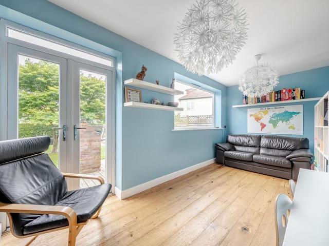 4 bedroom semi detached house to rent