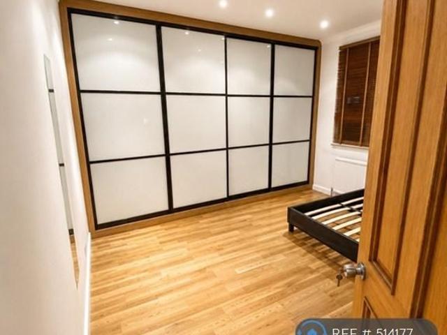 4 bedroom semi detached house to rent