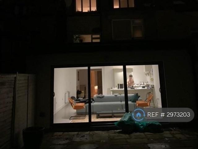 4 bedroom semi detached house to rent