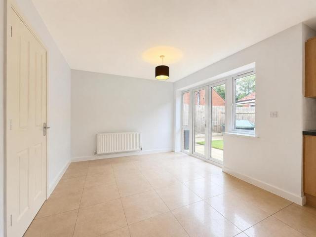 4 bedroom semi detached house to rent