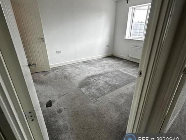 4 bedroom semi detached house to rent