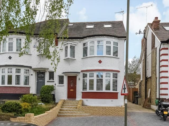 4 bedroom semi detached house to rent