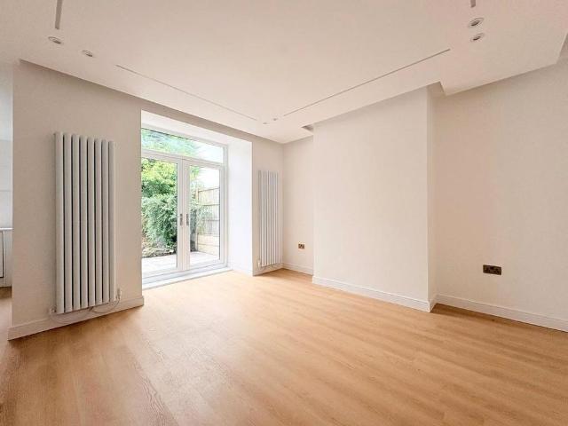 4 bedroom semi detached house to rent