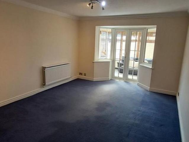 4 bedroom semi detached house to rent