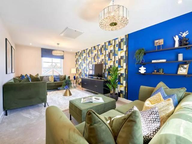 4 bedroom semi detached house to rent