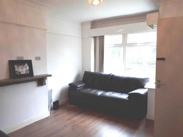 4 bedroom semi detached house to rent
