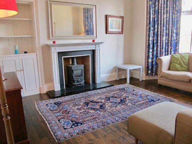 4 bedroom semi detached house to rent