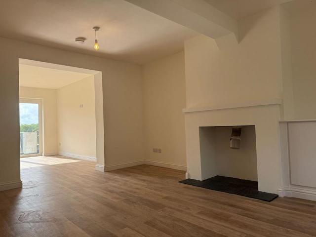 4 bedroom semi detached house to rent