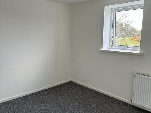 4 bedroom semi detached house to rent