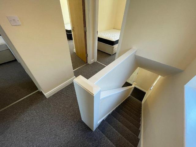 4 bedroom semi detached house to rent