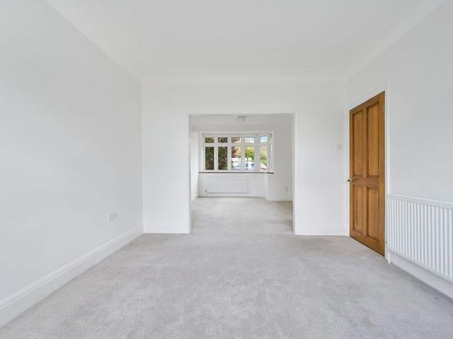 4 bedroom semi detached house to rent
