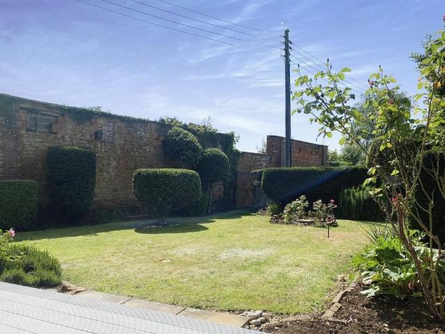 4 bedroom semi detached house to rent