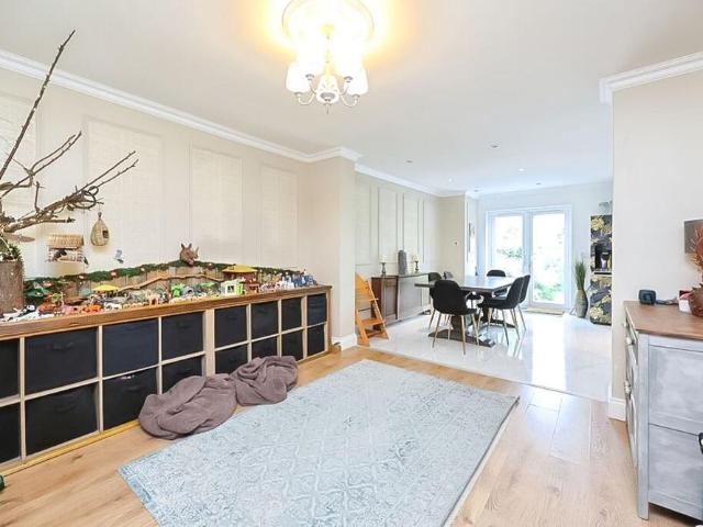 4 bedroom semi detached house to rent