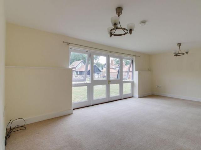 4 bedroom semi detached house to rent